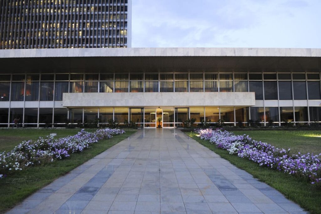 Concurso SEDES DF: edital com 1.197 vagas ainda em 2024; veja ...